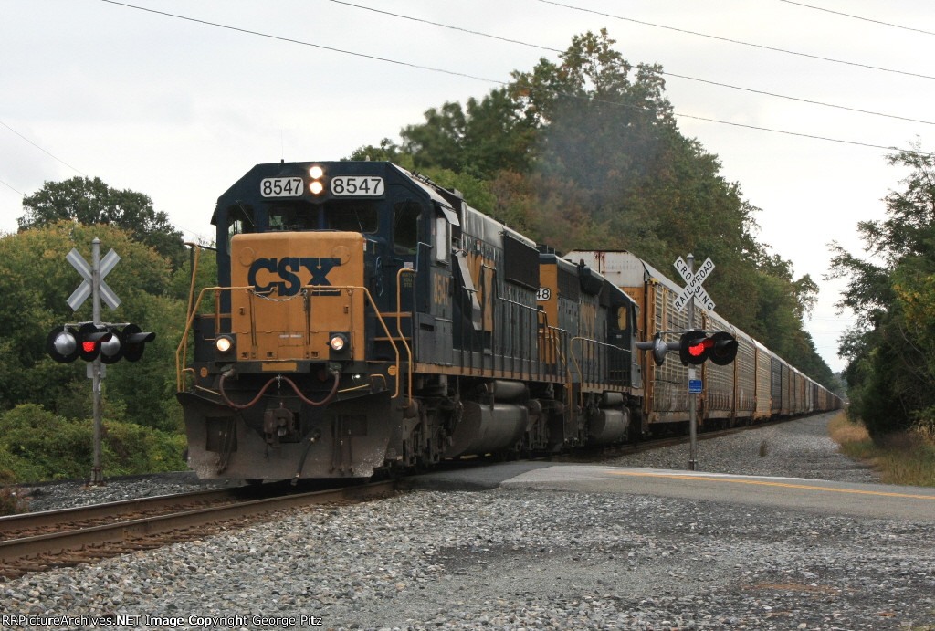 CSX 8547 and train Q217